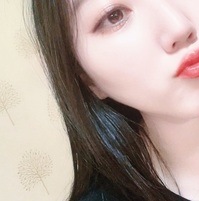 트위치 이초홍 실물 얼굴 공개 후 나온 놀라운 미모 수준 전남친 산악회 결혼 인스타